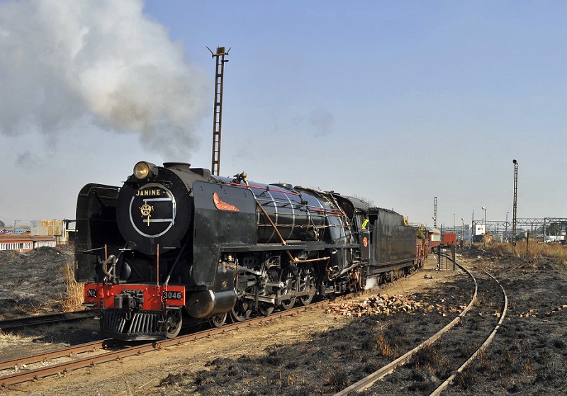 SAR CONNECTA: Ex SAR Class 15F No. 3046 - Germiston (23rd July 2011).