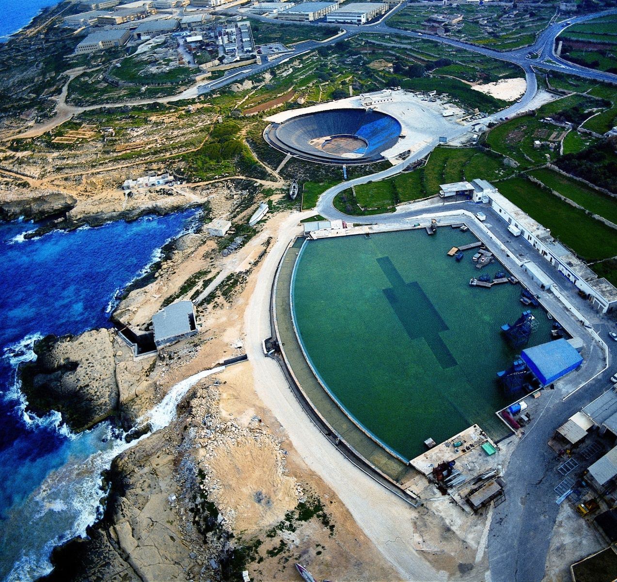 model ships in the cinema: STUDIO TANK FACILITIES