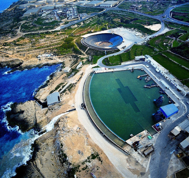 model ships in the cinema: STUDIO TANK FACILITIES