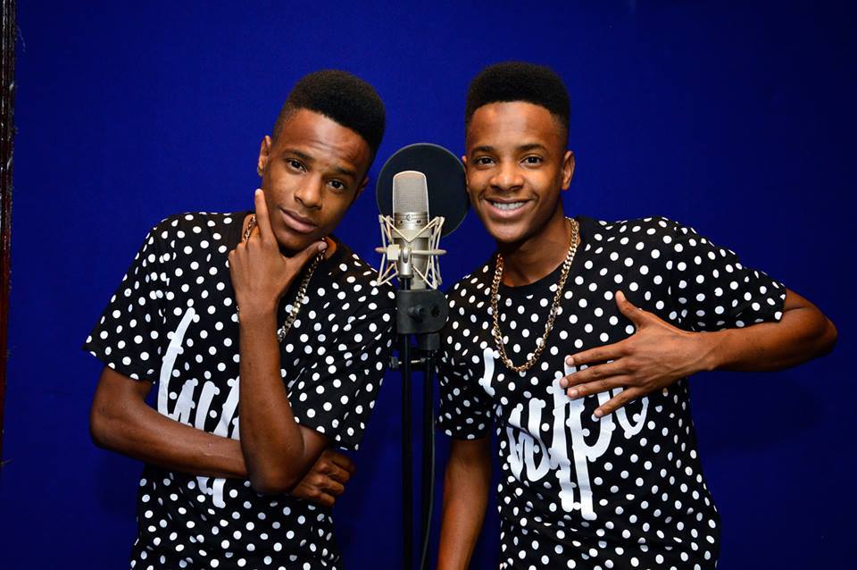 THE TWINS: Biografia - The Twins