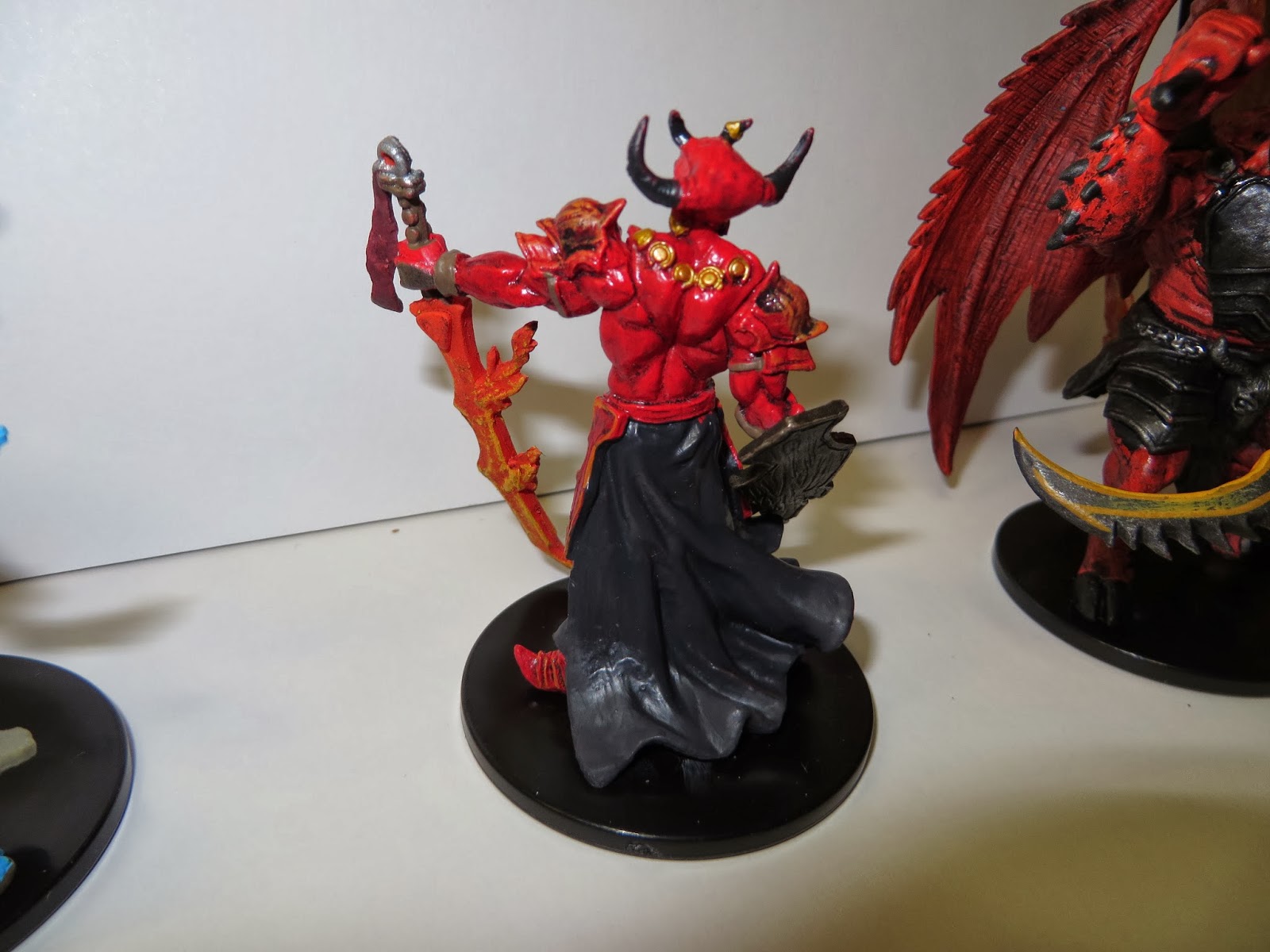 Real Minis: Pathfinder Battles wizkids Legends of Golarian in hand review