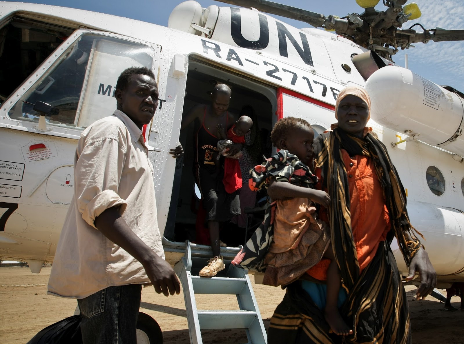 Daily News Kenya: Kenyan Police hold 9 suspects of tribal clashes