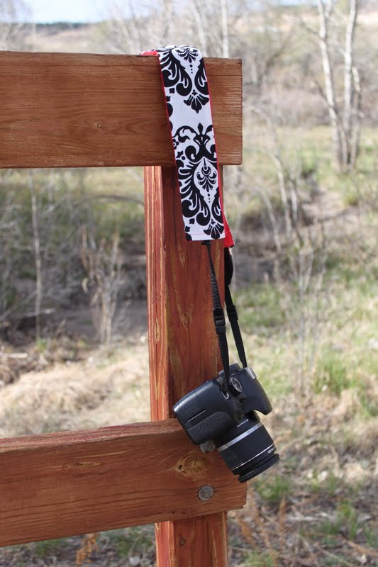 jujuB: Basic Camera Strap Tutorial