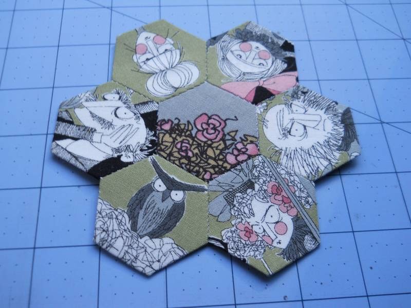 Hexagon Quilt Size Calculator