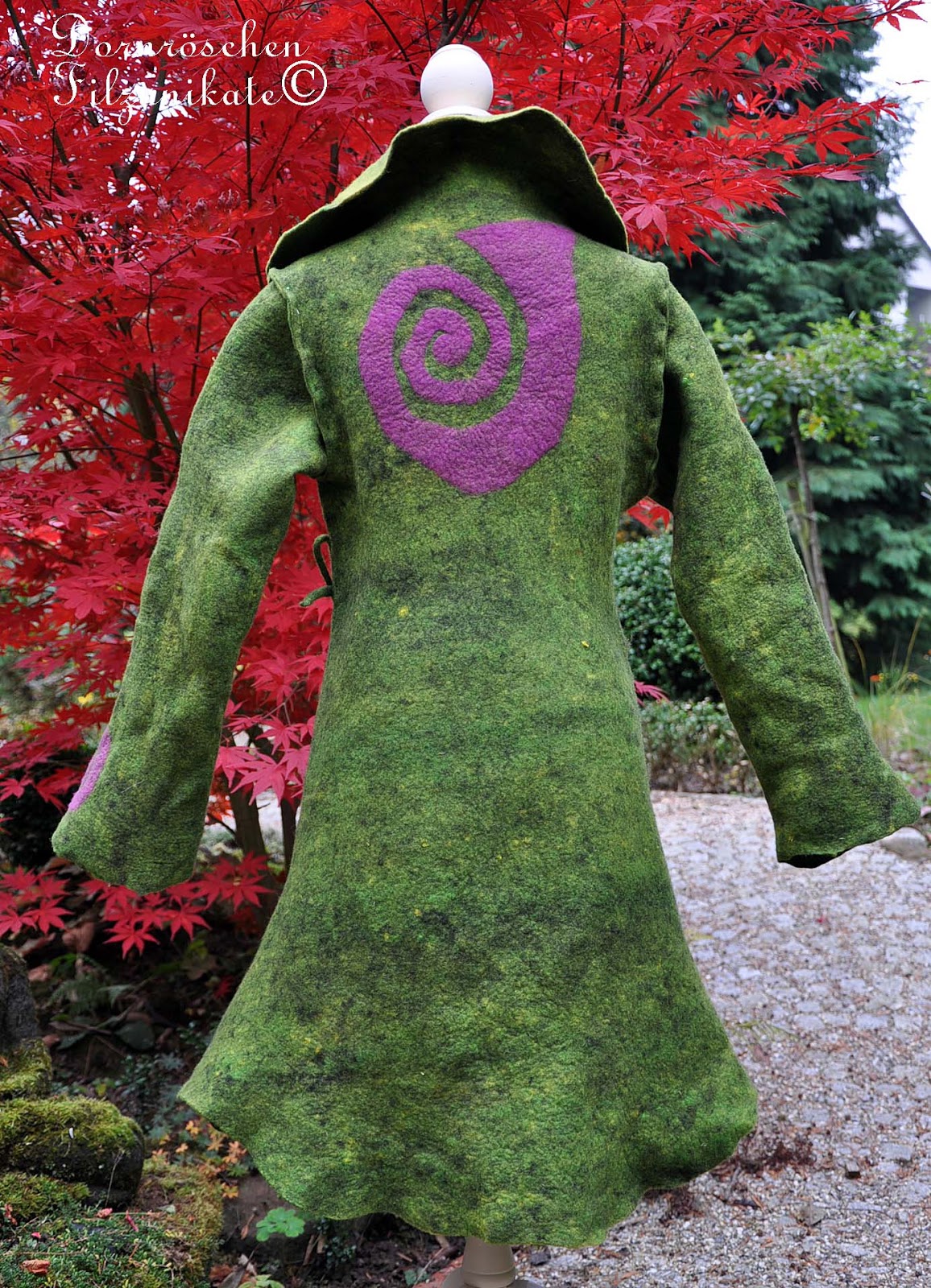 Dornröschen Filzunikate-Susanne Karg: Filzmantel mit pinkfarbener ...