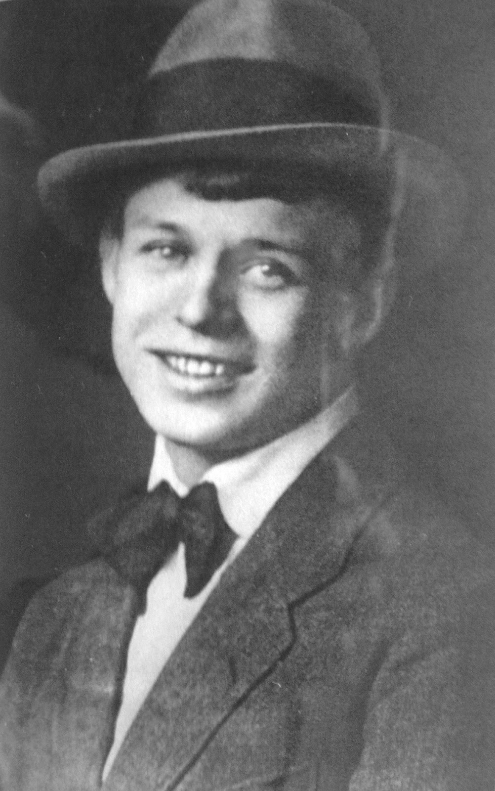 Salvatore Lo Leggio: La poesia del lunedì. Sergej Esenin (1895 - 1925)