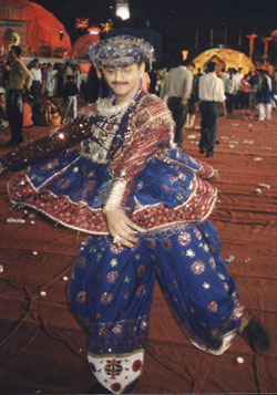 Traditional dress of Gujarat|Gujarati Folk dress|Gujarati wear | How to ...