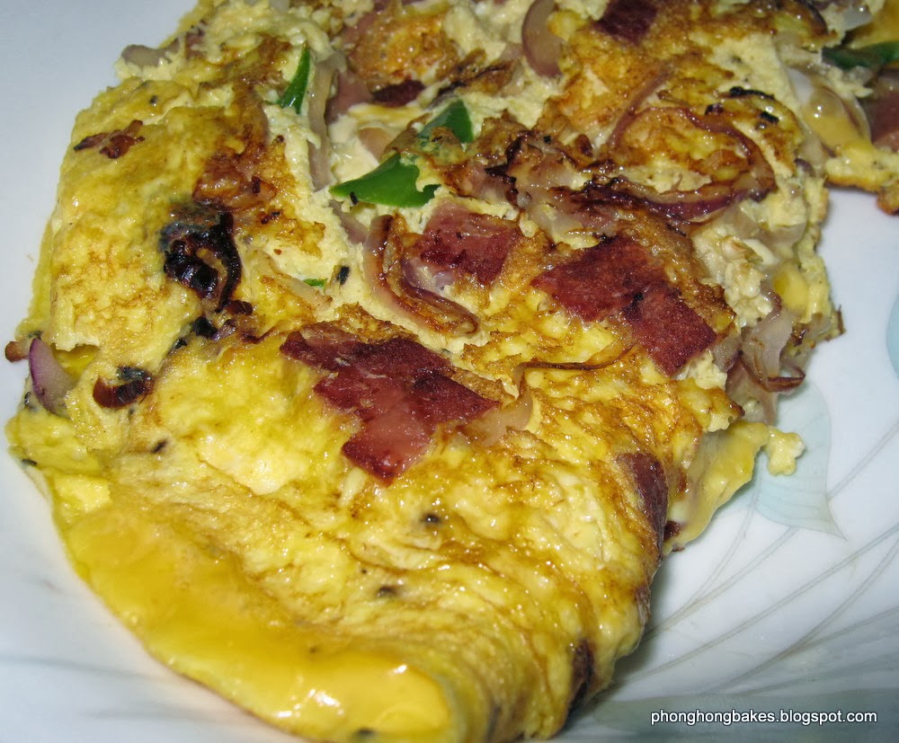 PH the Malaysian Carnivore: Cheese and Luncheon Meat Omelette