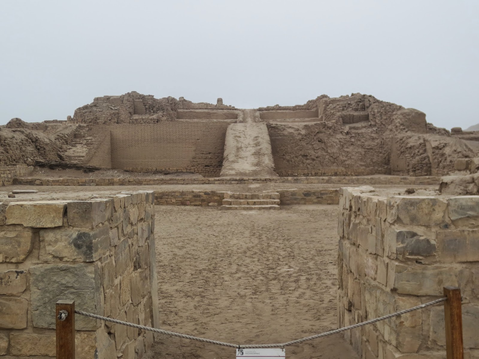 The Travelling Lindfields: Pachacamac: looking into the eyes of a God.