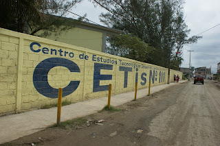 VaXtuxpan. Periodismo Virtual.: DISMINUYE LA MATRÍCULA DEL CETIS 111