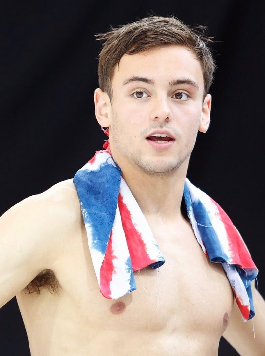 VJBrendan.com: More Photo's of Tom Daley Winning the Gold Medal!