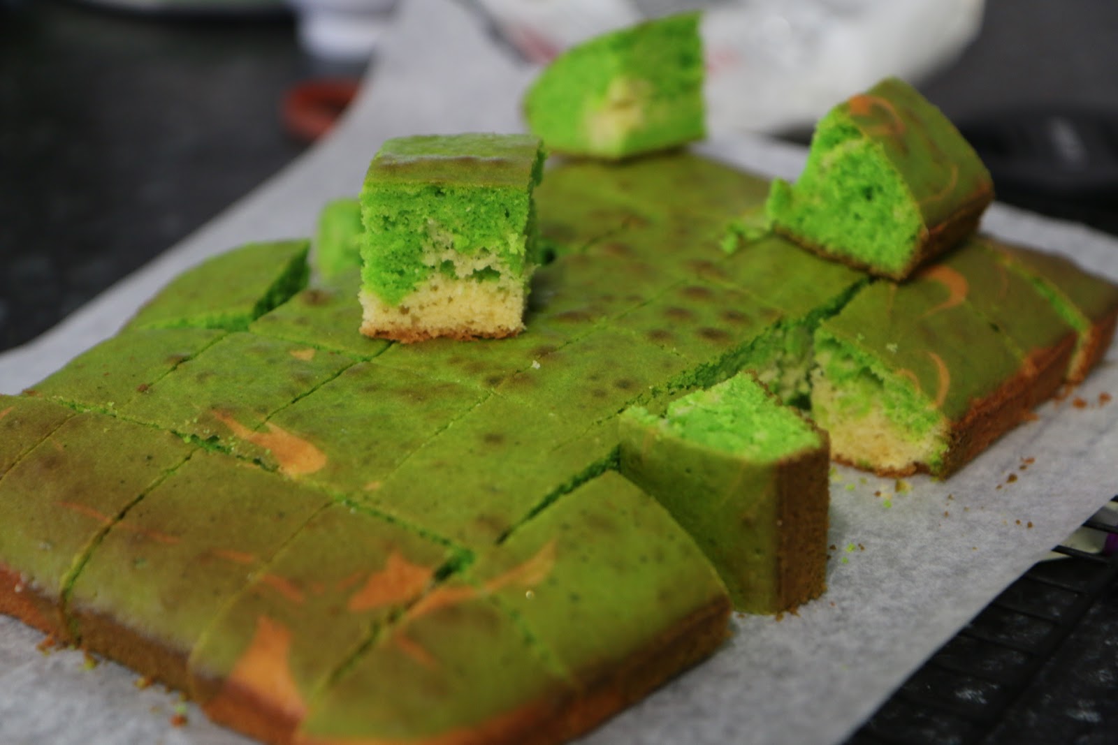 Nibble Nation: How To: Pandan Swirl Lamingtons (Rubgy World Cup Special)
