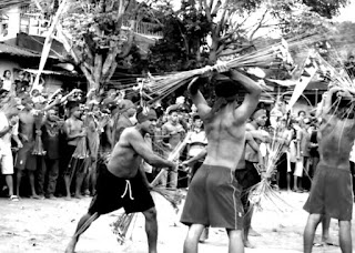 Sejarah Asal Usul Suku Ambon dan Adat Kebudayaannya - Kuwaluhan.com