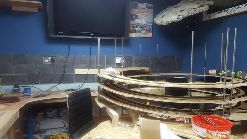 Lewis Lake Model Railroad: Helix Design and Building