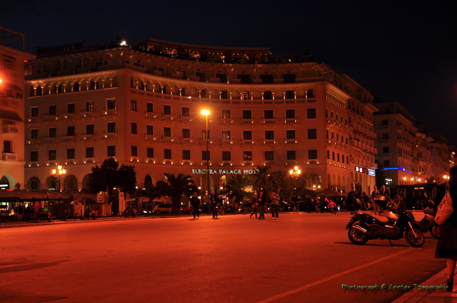 Nature Digital : Thessaloniki, Greece. The streets at night ...