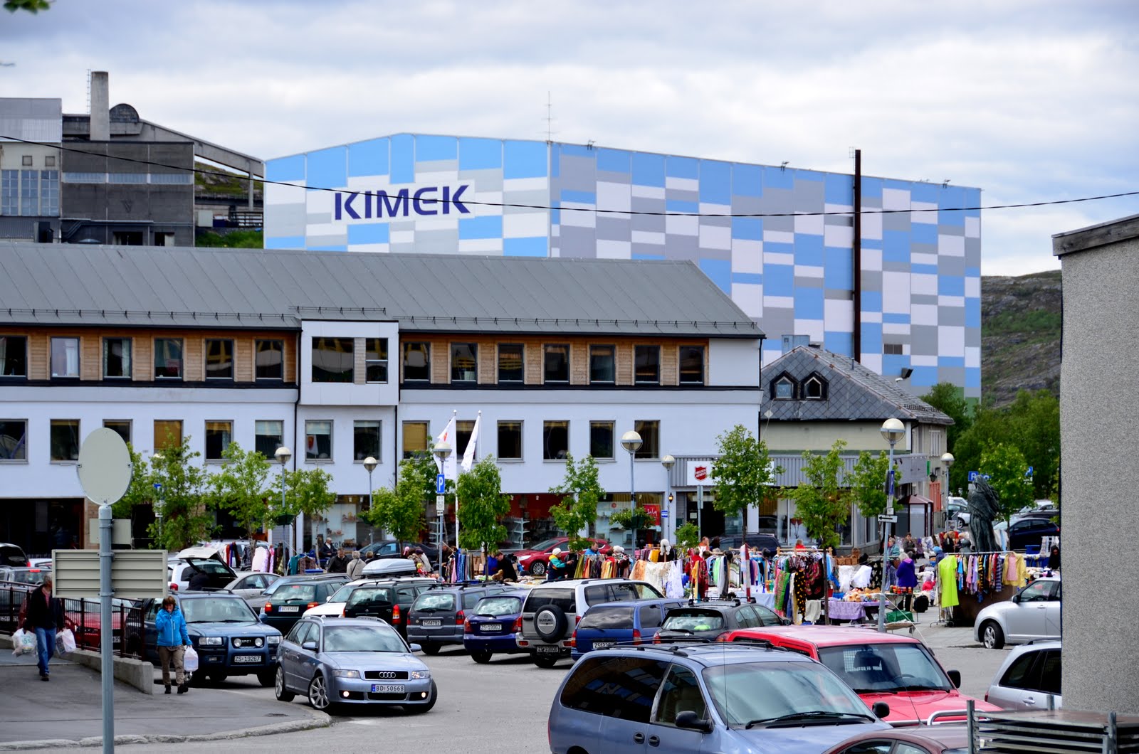 Toisella puolen lahden: Kirkkoniemi, Kirkenes.