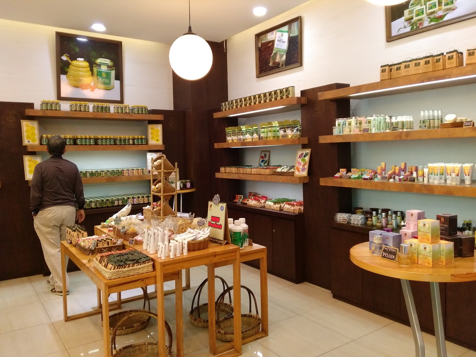 Serambi Botani Bogor, Gerai Produk Sehat Asli Indonesia