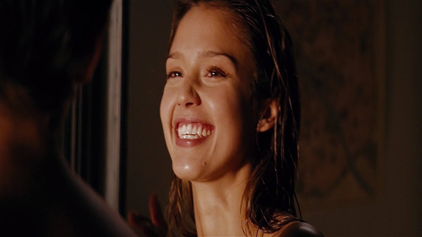 Cool movie screenshots: Jessica Alba as Sam Lockwood in Awake 2007