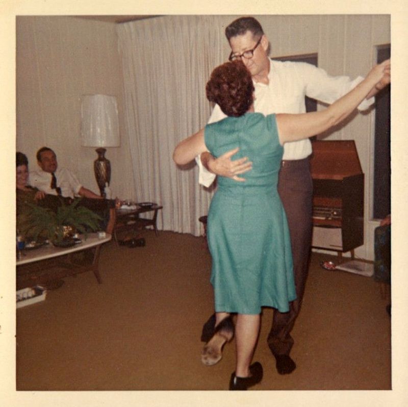 30 Cool Snaps That Defined Fashion Styles of the '60s Older Couples ...