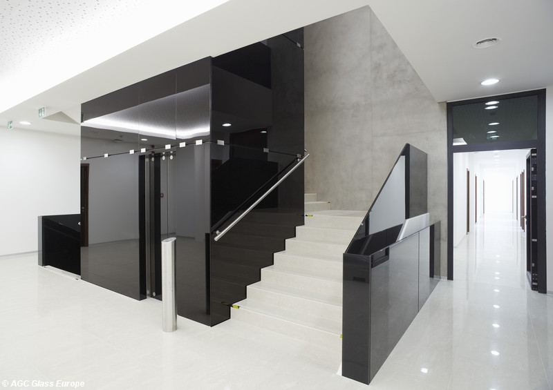 Asahimas Glass Forum: Lacobel Painted Glass