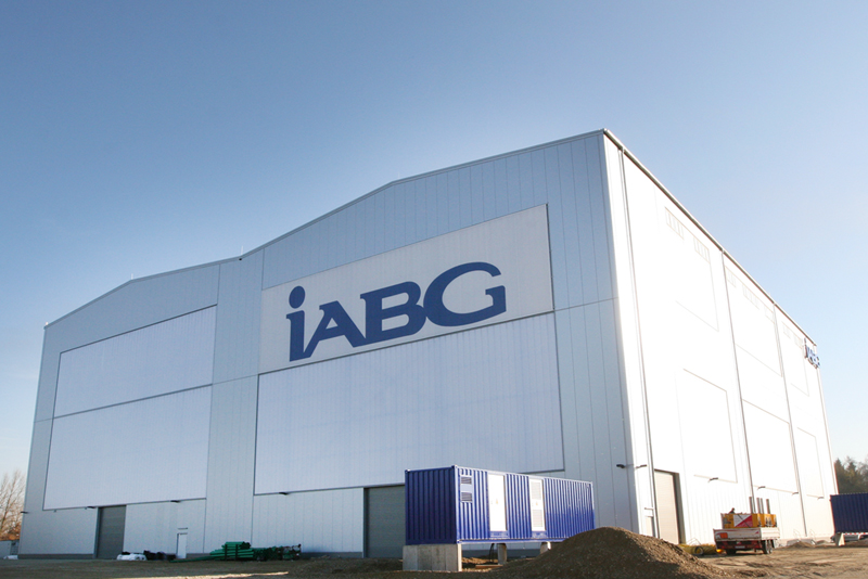 A350 XWB News: Wing for fatigue test lands in Munich in the way to ...