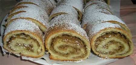 Cooking with Yiddishe mama: Walnut Cheese Strudel