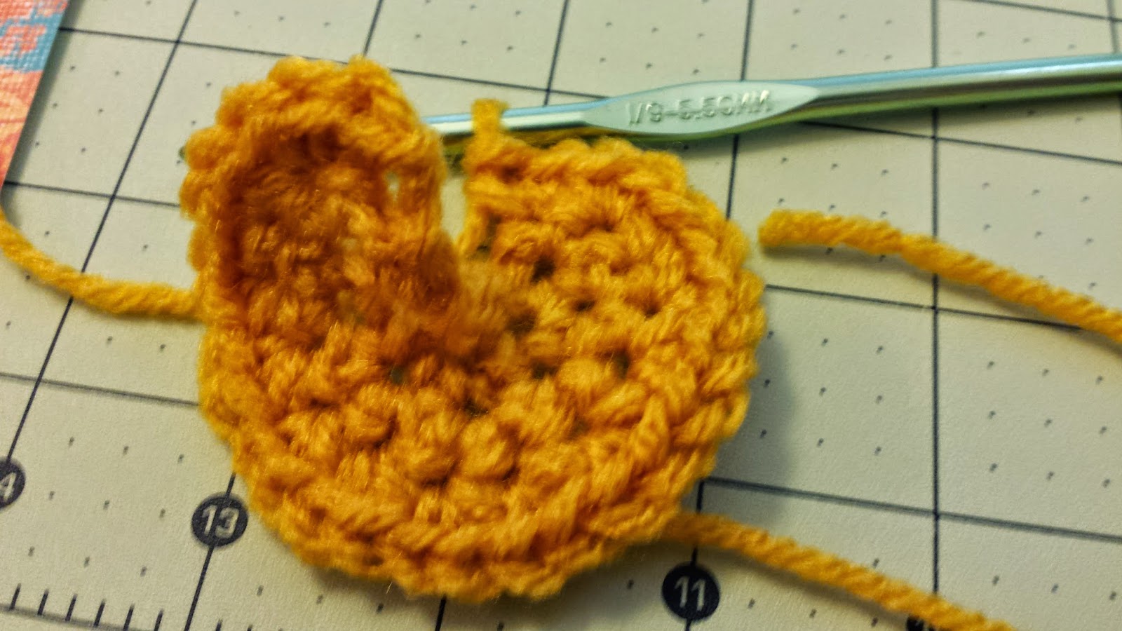 The Dragonfly's Attic: Detailed tutorial for curly crochet for beginners.