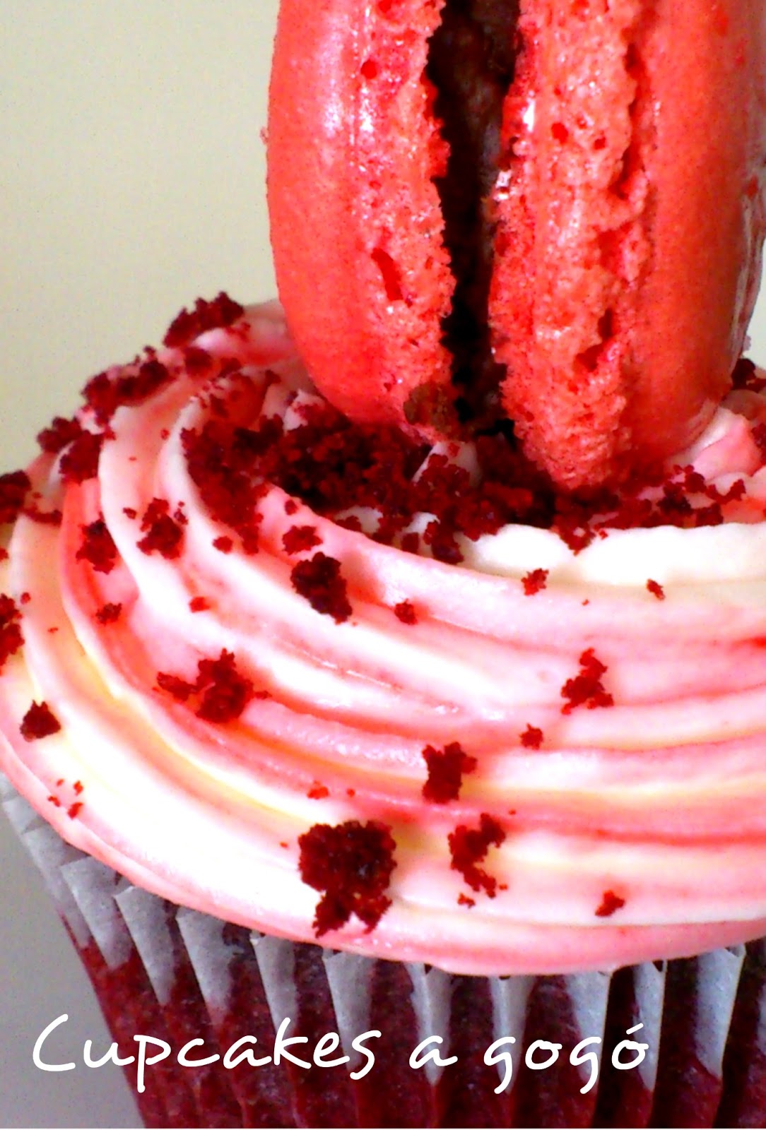RED VELVET + MACPOPS!!!...casi "ná" | Cupcakes a Gogó