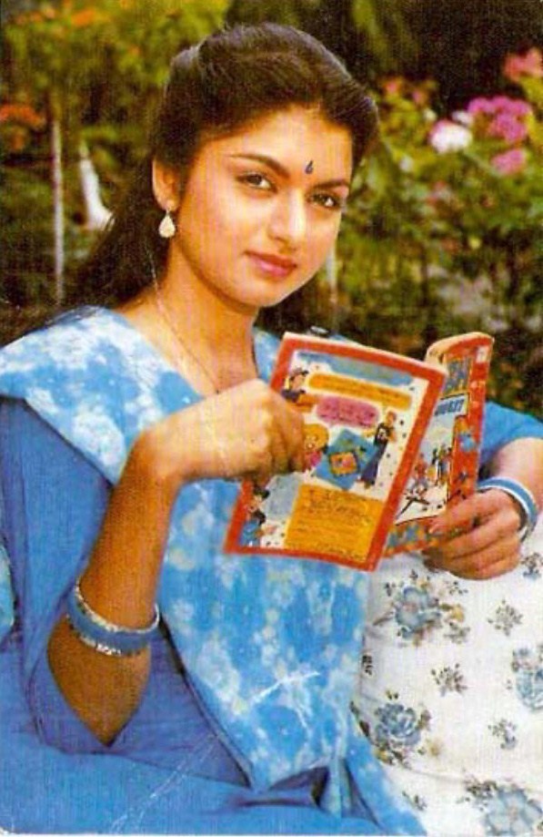 Film Star Picture: Indian Bhagyashree Patwardhan Gallery