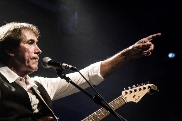 Odair José se entrega ao rock