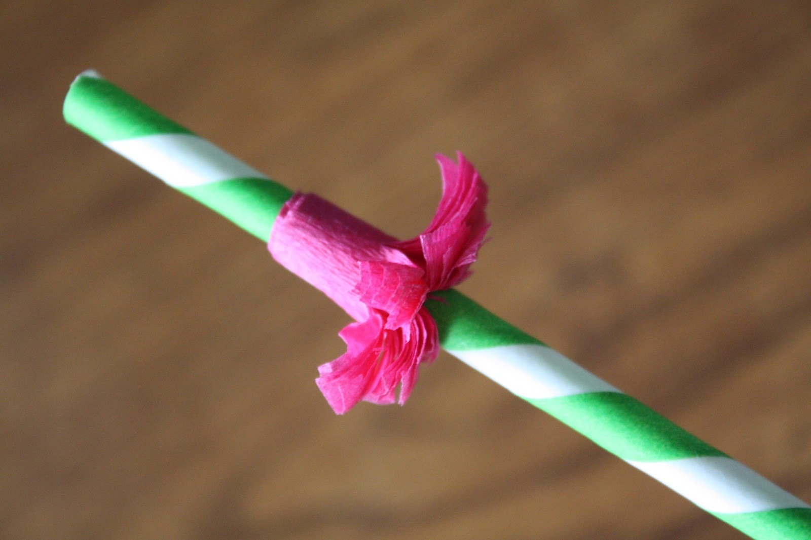 DIY :: Cute Straw Ruffle | BellaGrey Designs