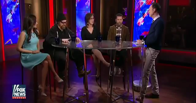 Fox News Babes: Elizabeth "Liz" MacDonald with Great Cleavage on Red Eye