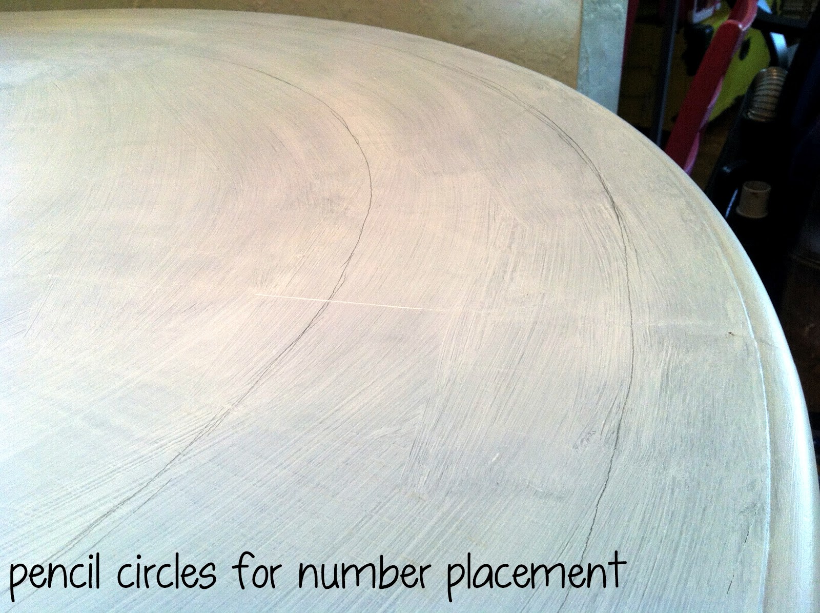 sugartotdesigns: Clock Face Table Makeover