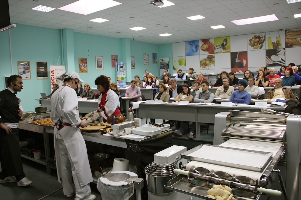 Gabriela's blog: MINI ECLERE CU CREMA DE PORTOCALE SI GLAZURA DE ...
