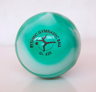 Peralatan Yang Di Gunakan Pada Senam Ritmik / Irama