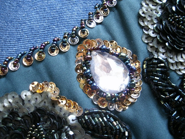 Naima's Bellydance Blog: Beading Tutorial: Outlining Jewels with Ropes
