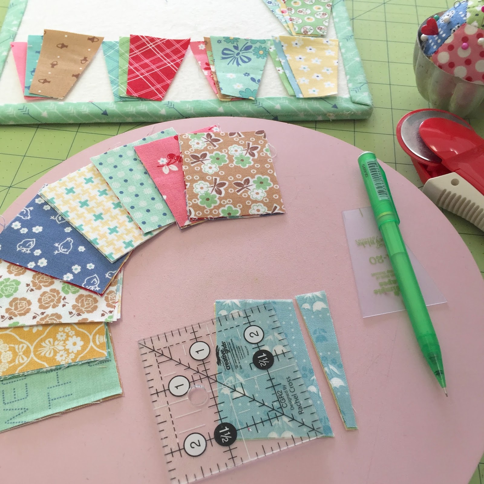 6" round Dresden Plate Tutorial using Sew Simple Shapes | Bee In My ...