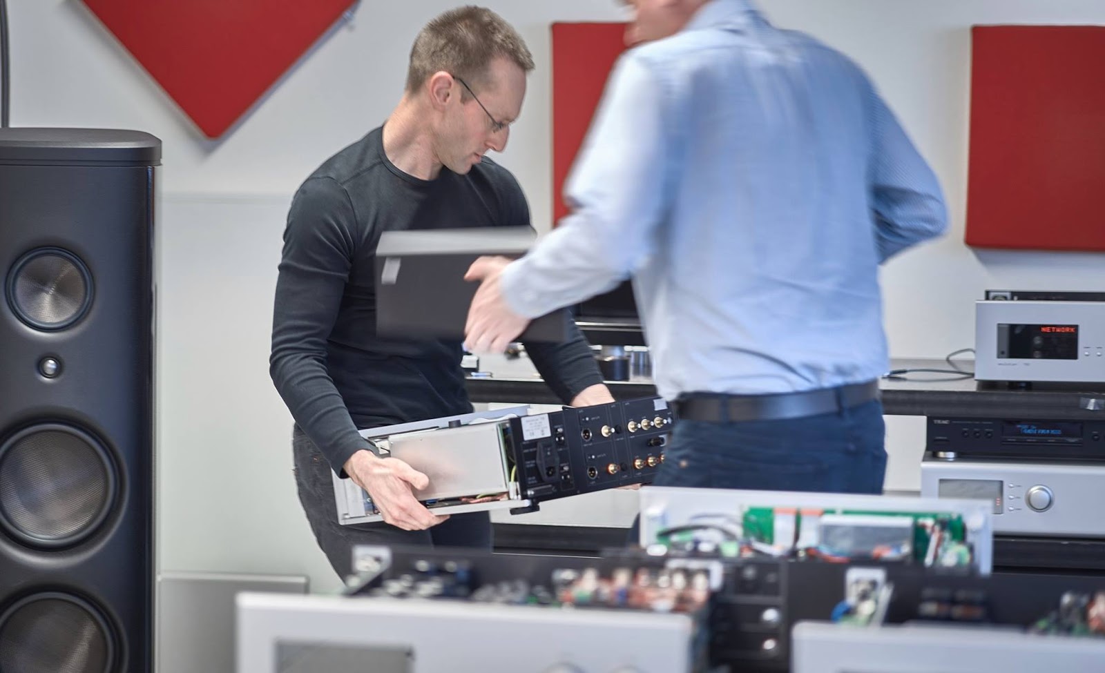 Soulution 760 D/A-Converter in production – M & S | Ultimate High-Fidelity