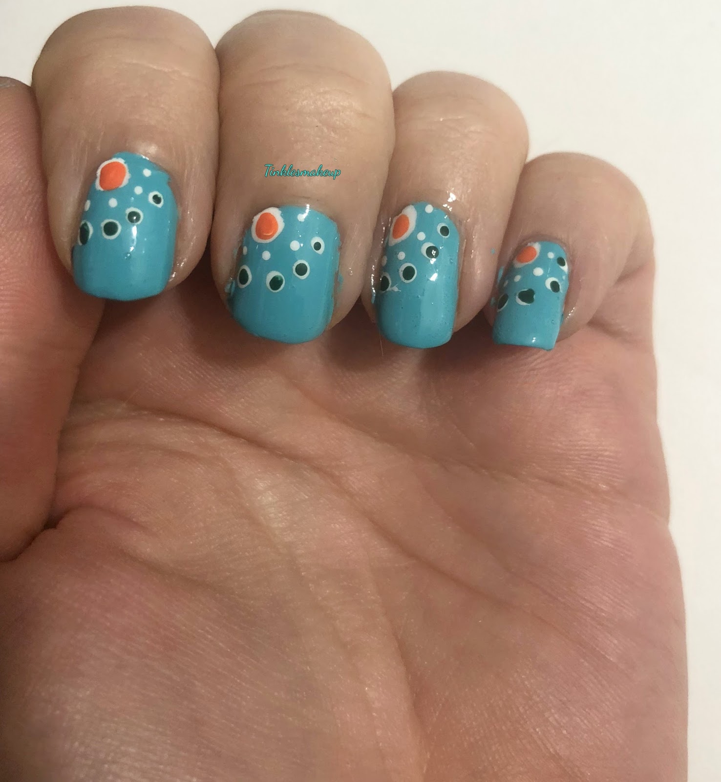 Tinklesmakeup: Dotticure nail art