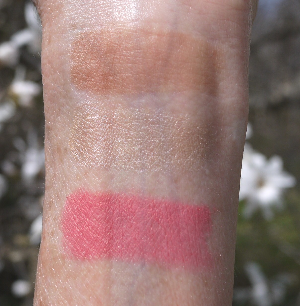 Best Things in Beauty: IT Cosmetics Live, Love, Laugh Vitality Face Disc