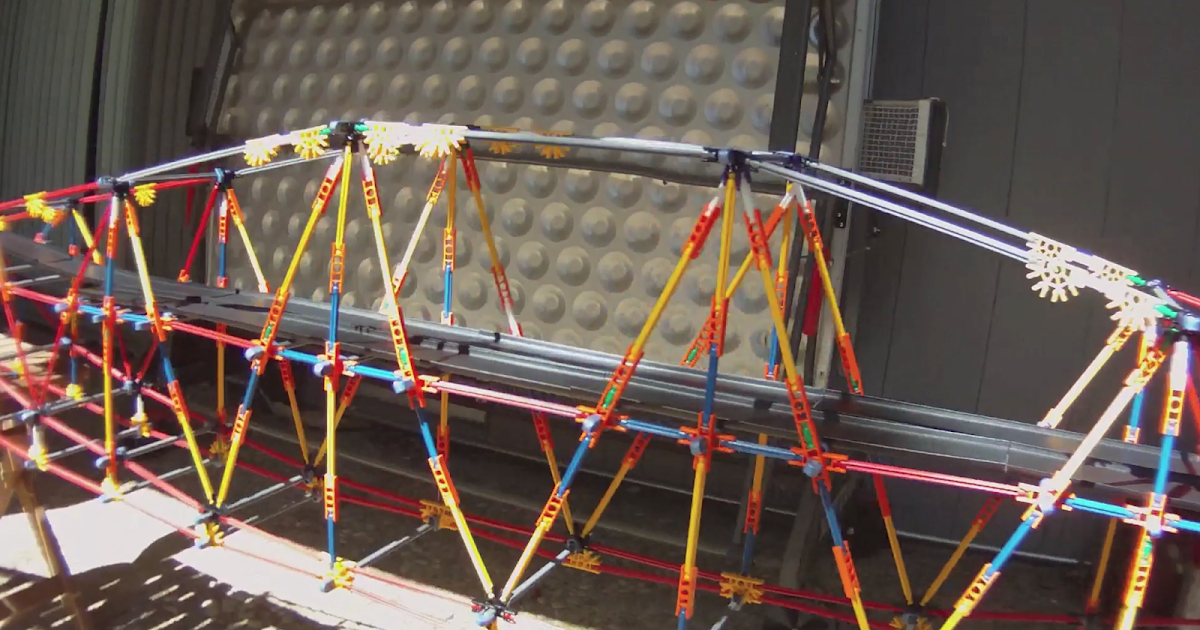 Bridge of the Week: K'NEX Lenticular Truss Bridge