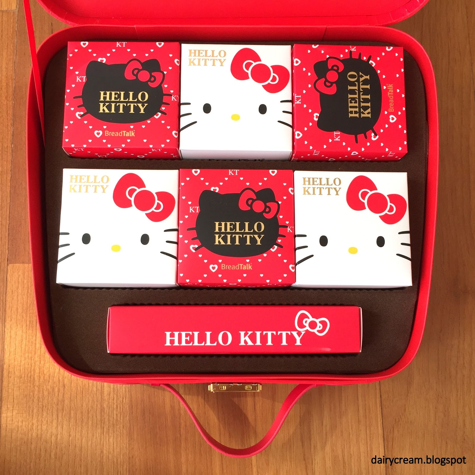 Singapore Japan Food Blog : Dairy and Cream: Breadtalk Mooncakes 2015 ...