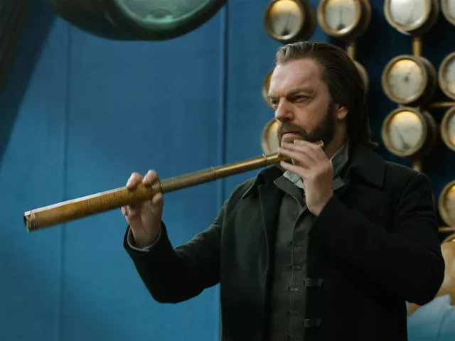 Tom, Hester, Fang and Valentine images released from Mortal Engines ...