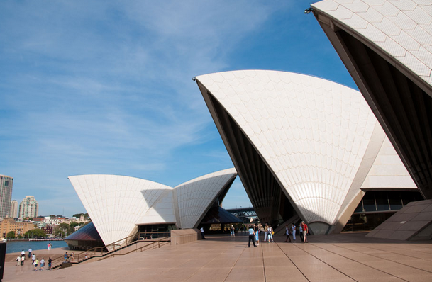 The Roof Shells of Sydney Opera House | BET TRAVEL NET