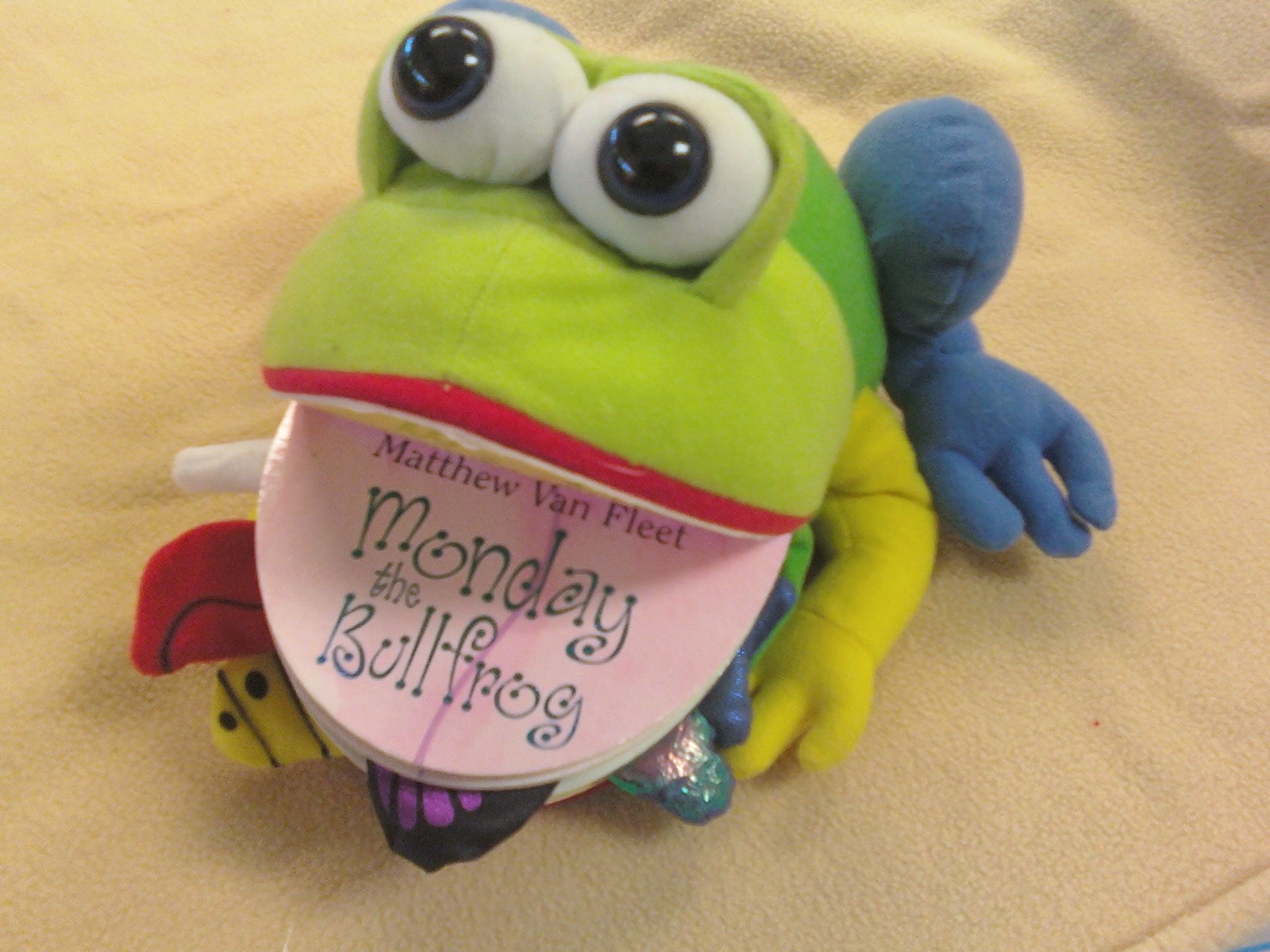 Read, Sarah, Read!: Flannel Friday: Monday the Bullfrog