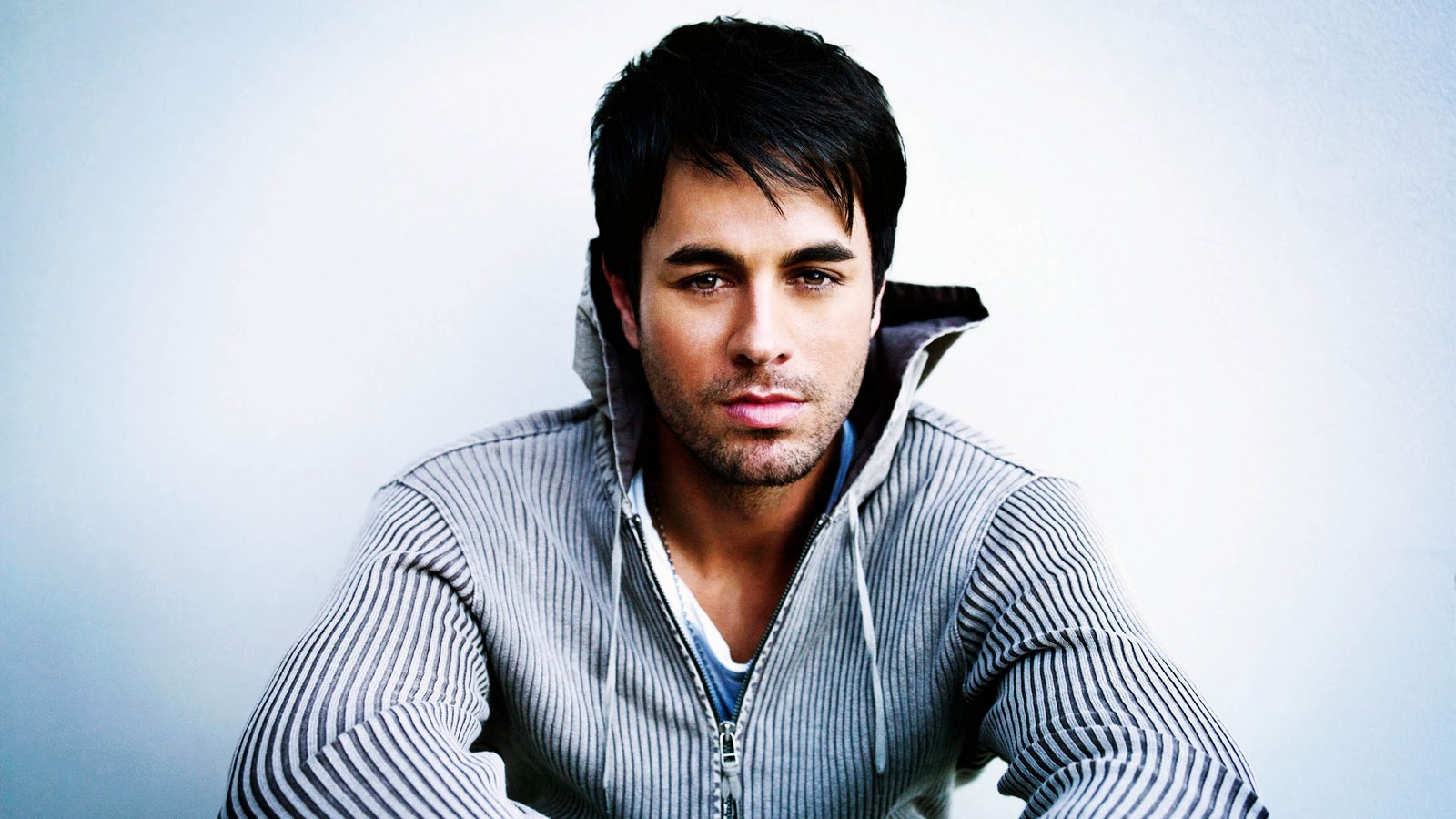 Lyrics of The Day - HERO by Enrique Iglesias