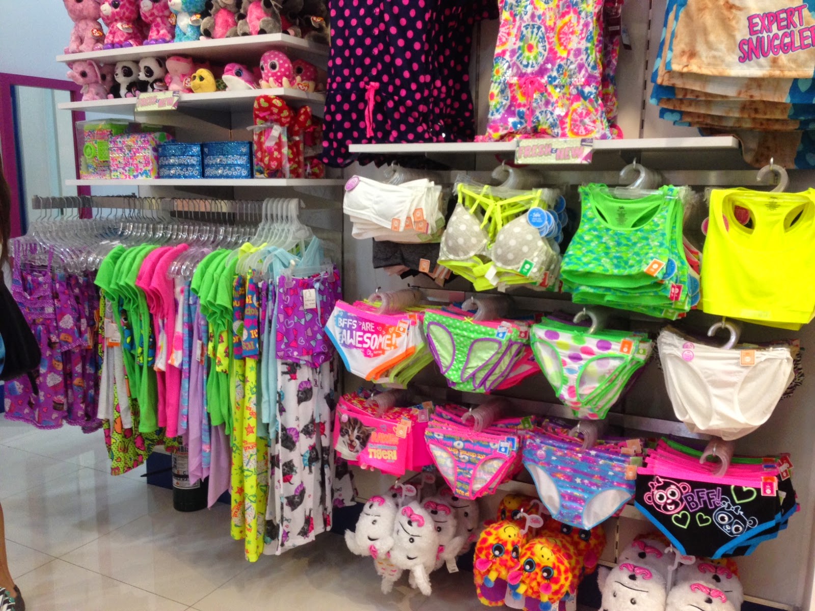 The Phenomenal Mama: Justice Girl & The Ultimate #OOTD