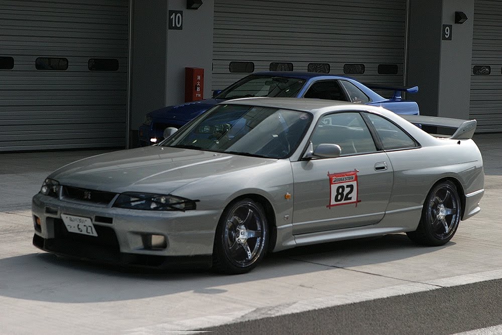One Man's Lonely Adventures In His R33 Skyline GT-R: March 2011