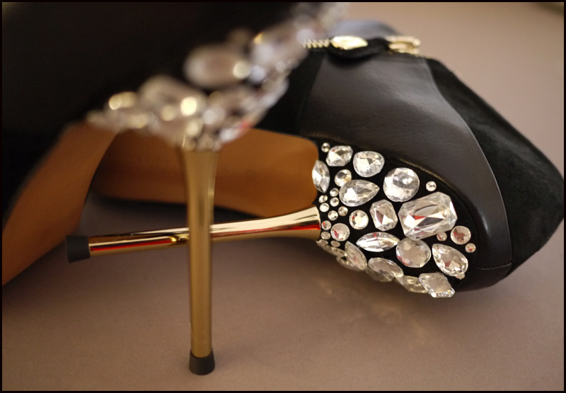 DIY Glitter Heels - Via Mazzini - A Fashion Shopaholic’s Paradise