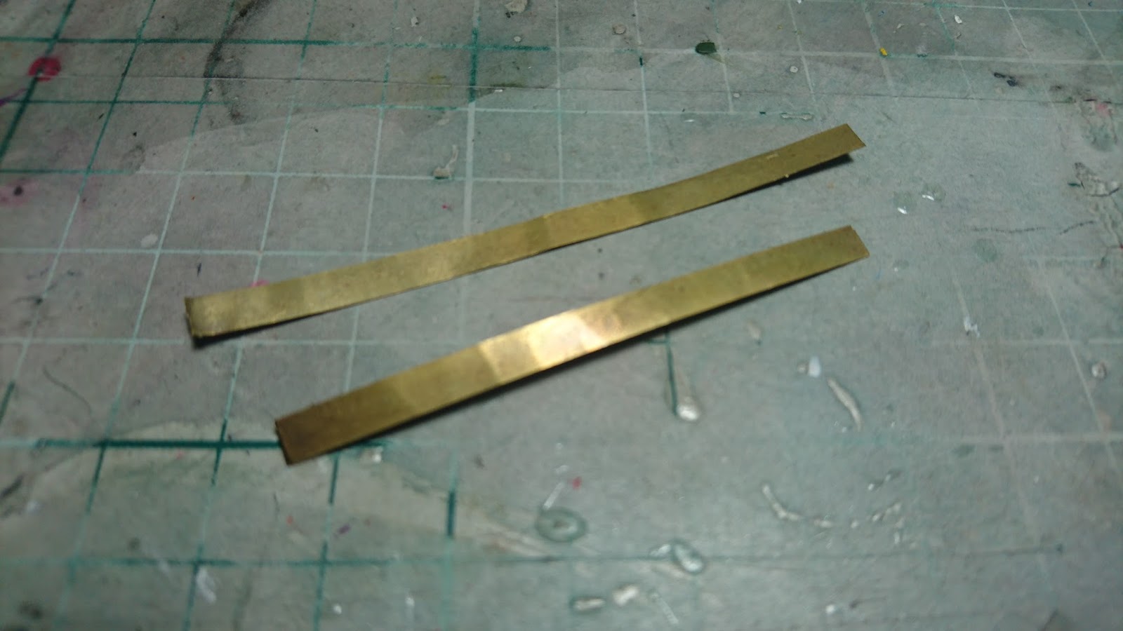 The art of scribing lines and making notches ~ TOYMAKER